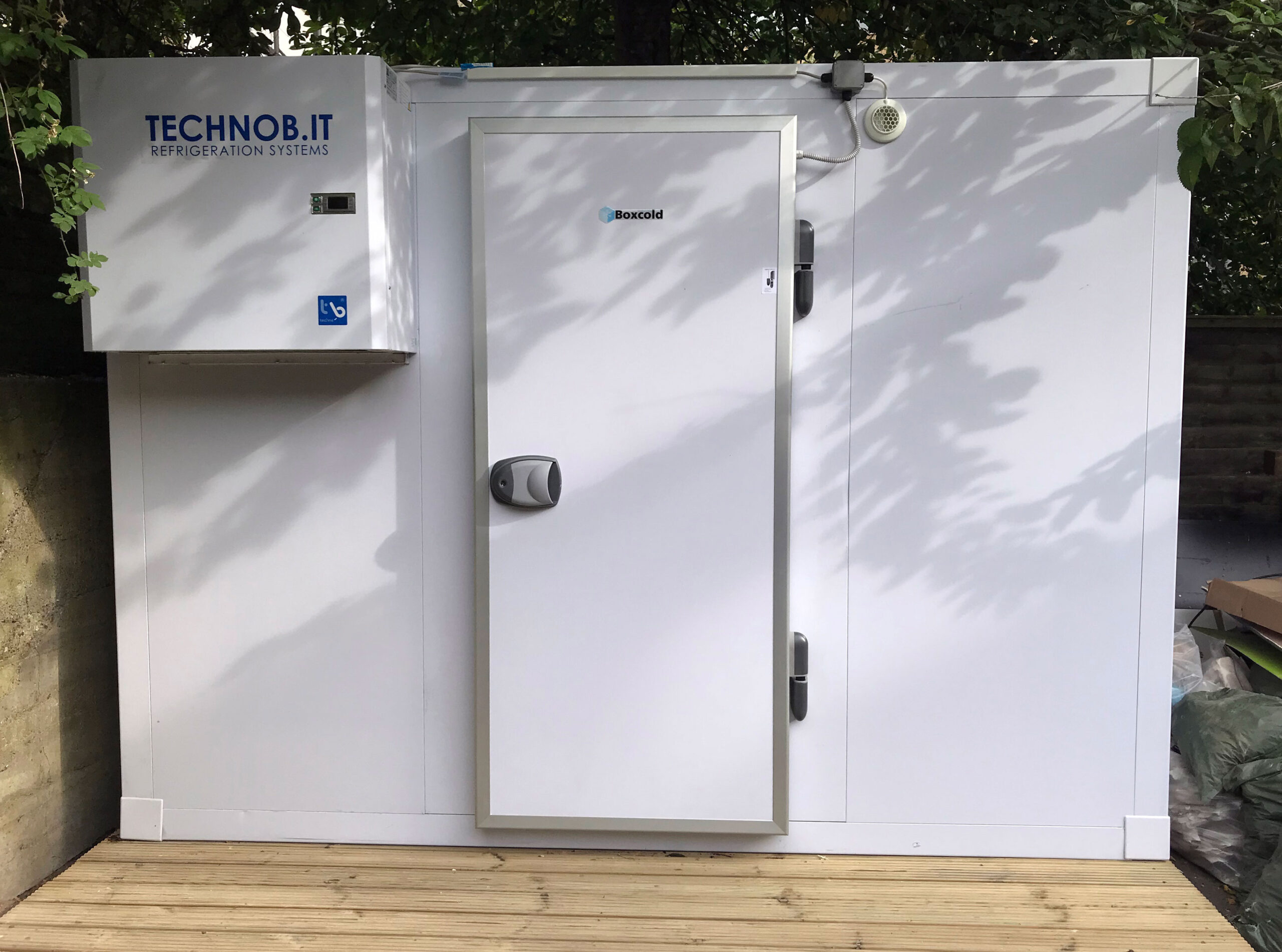 WARRENS BAKERY | FREEZER ROOM INSTALLATION IN DEVIZES - Boxcold United ...